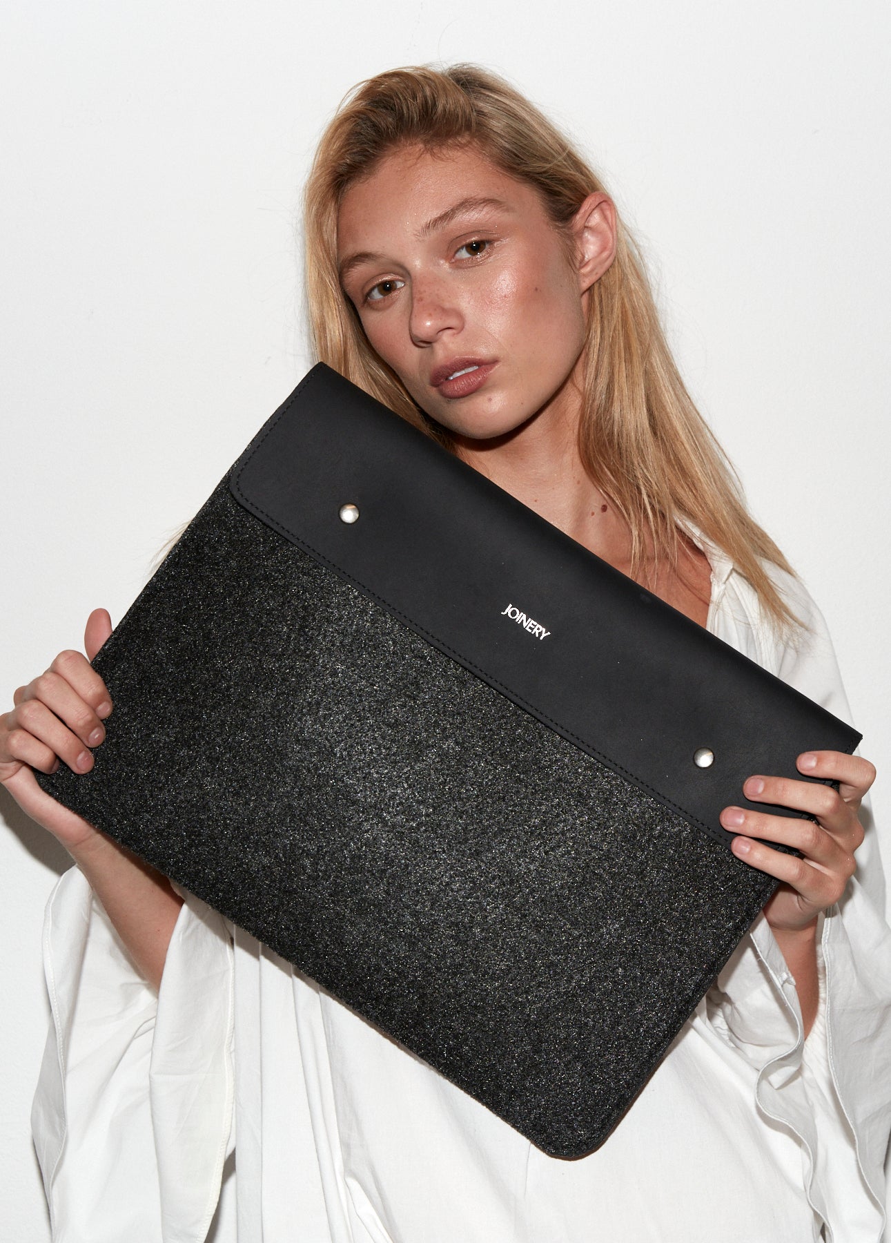 LAPTOP POUCH